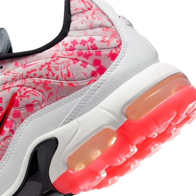 Nike Air Max Plus G NRG Spikeless Golf Shoes | White / Pink - Masters ...